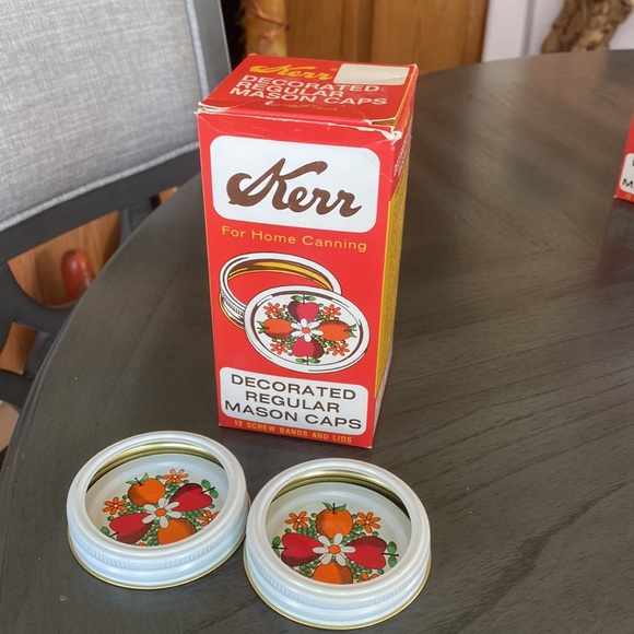 Kerr | Kitchen | Vintage Kerr Decorated Regular Mason Caps 2 Bands Lids ...